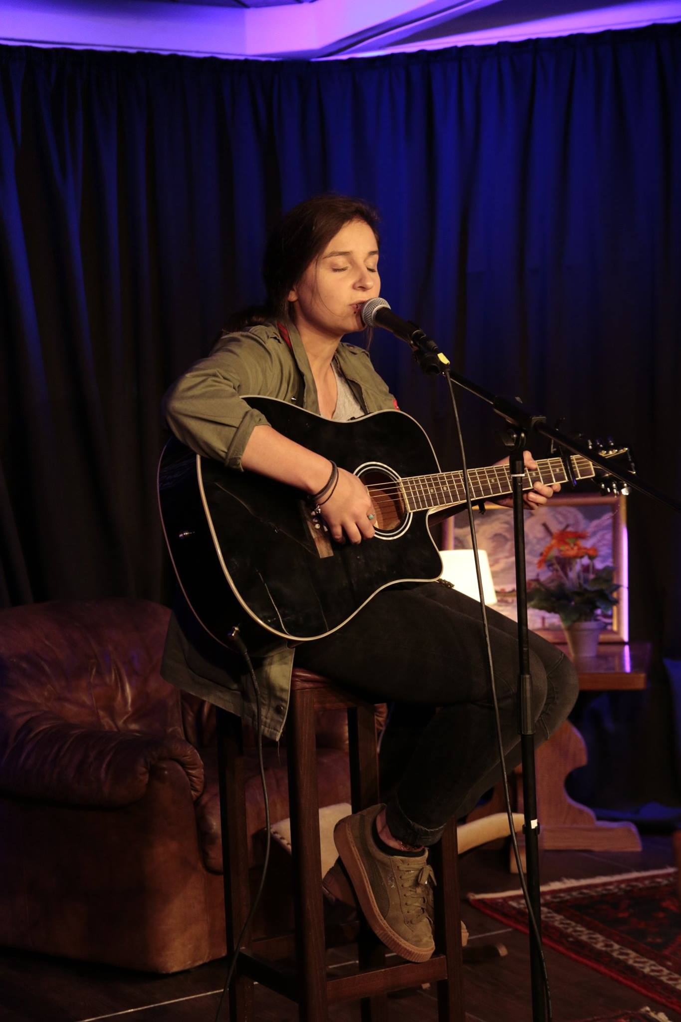 Künstlervorstellung: Dalia Häßicke - TREIBGUT - Singer-Songwriter ...